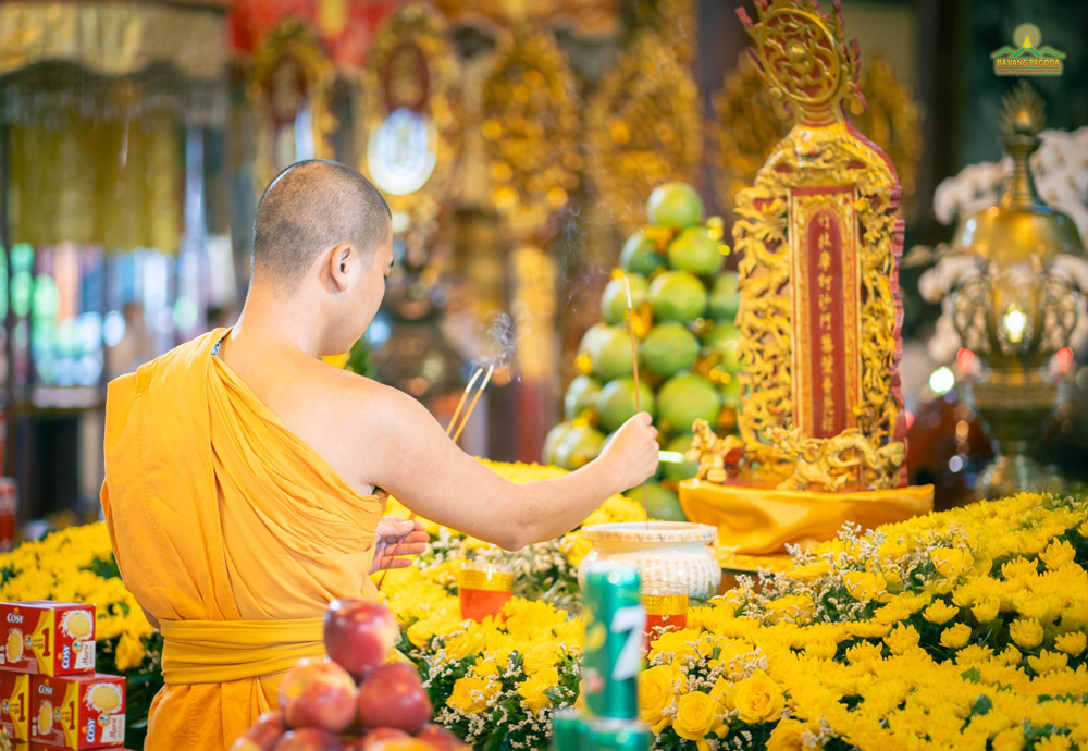 Ba Vang Pagoda organizes the 266th death anniversary of Maha Sramana ...